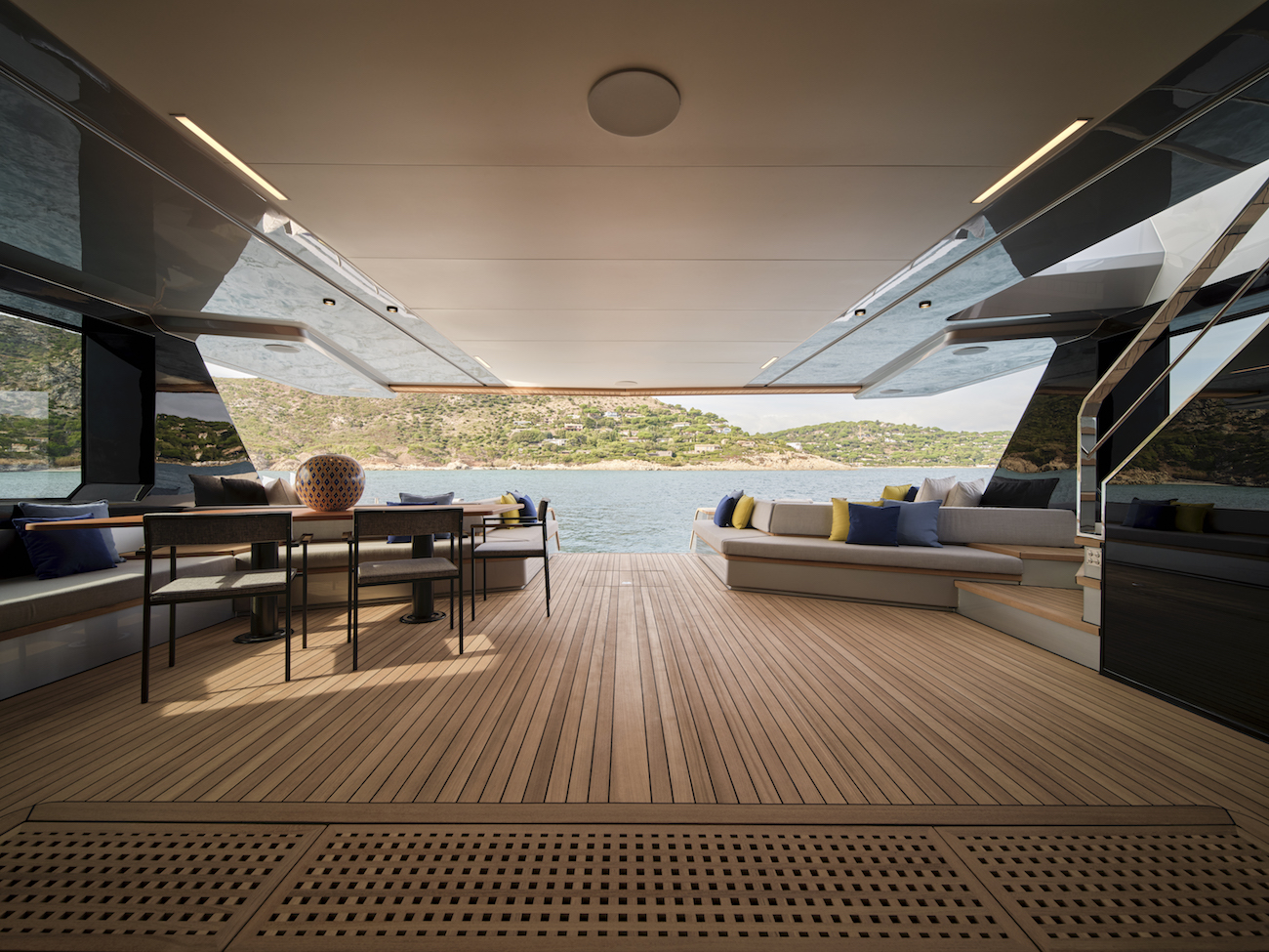 Yacht WHY200, WALLY | CHARTERWORLD Luxury Superyacht Charters